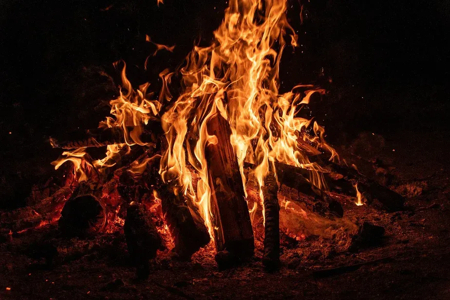 Campfire Rules & Safety in Australia, Simple Laws, Permits, and ...